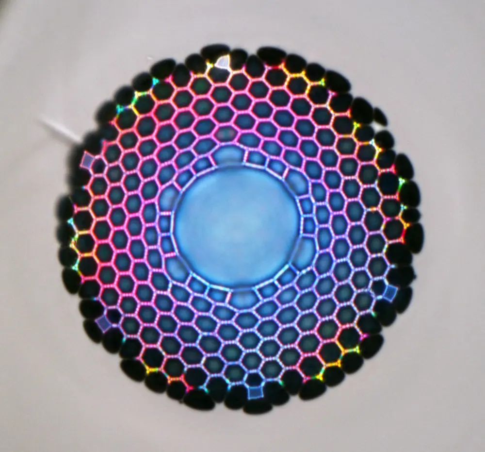 Hollowing out a future in fibre optics | Ingenia